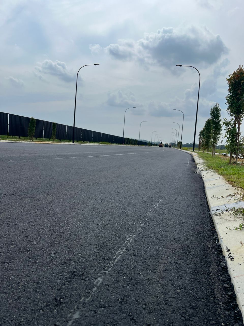 LINGKARAN PREMIX SDN BHD (717051-X)